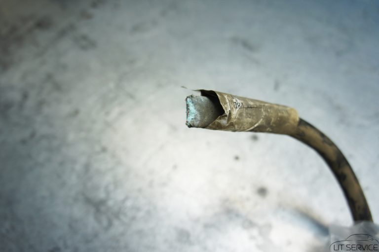 Ремонт Range Rover Vogue L405, замена силового кабеля стартера и акб